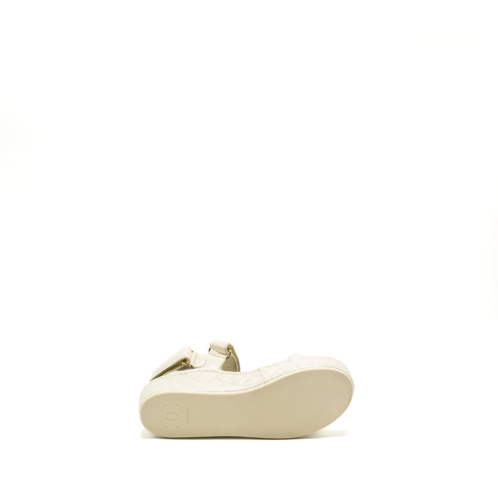 Chanel 21B CC And Letter Logo Sandals Shiny Calfskin Ivory – Roziera